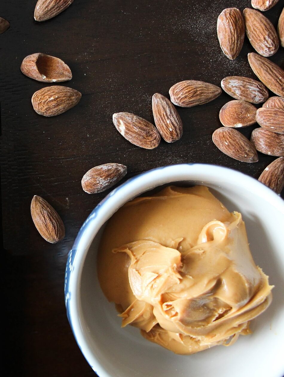 Almond Ice Cream - Serving Ice Cream